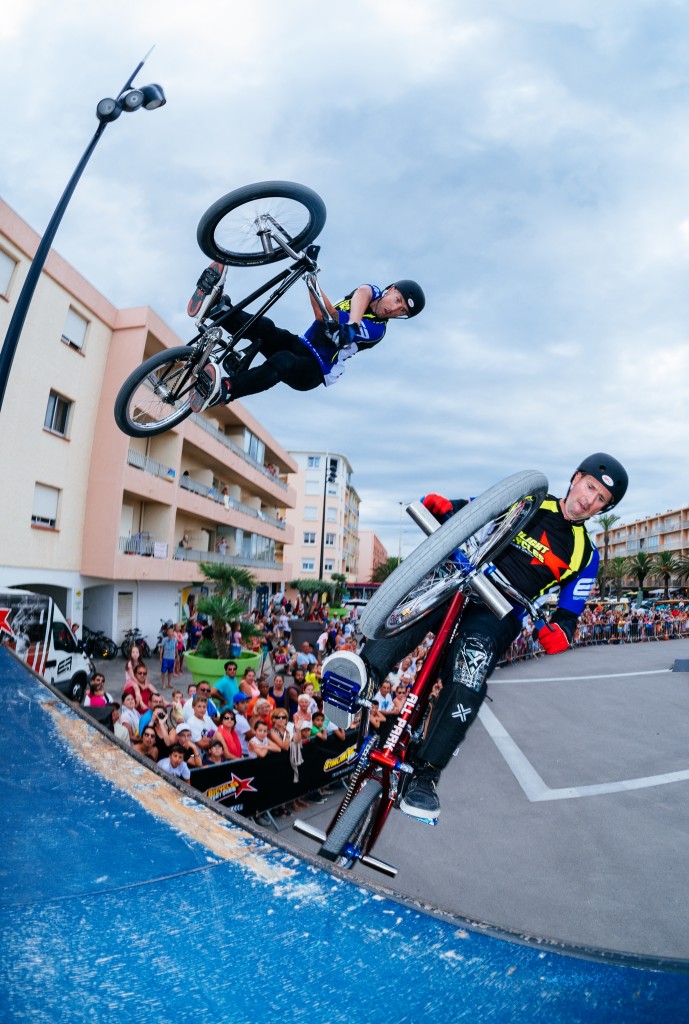 BMX Show on the beach !!! - Démo bmx, Spéctacle bmx - Starlight BMX ...